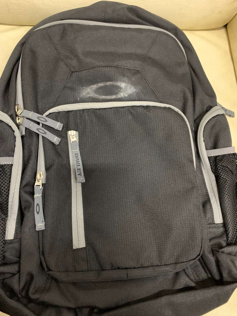 Oakley Backpack, Men's Fashion, Bags, Backpacks on Carousell