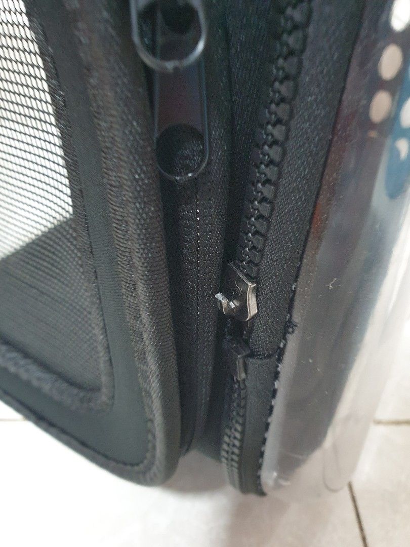 Pet Carrier Foldable Sling Bag In Black Colour Factory Defects No head ...