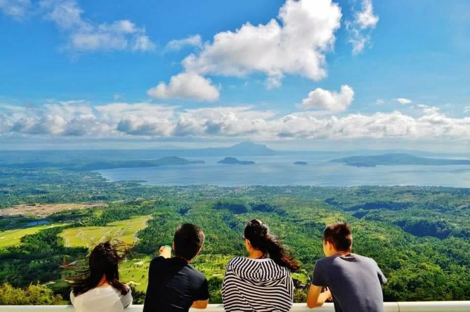 Prime properties in world class resort Tagaytay Highlands Lot and Condo ...