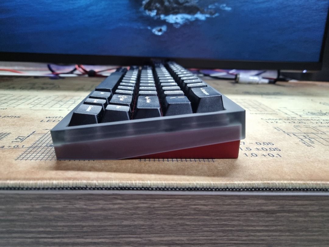 QK60 - Smokey PC Top, Burgundy Bottom, Computers & Tech, Parts ...