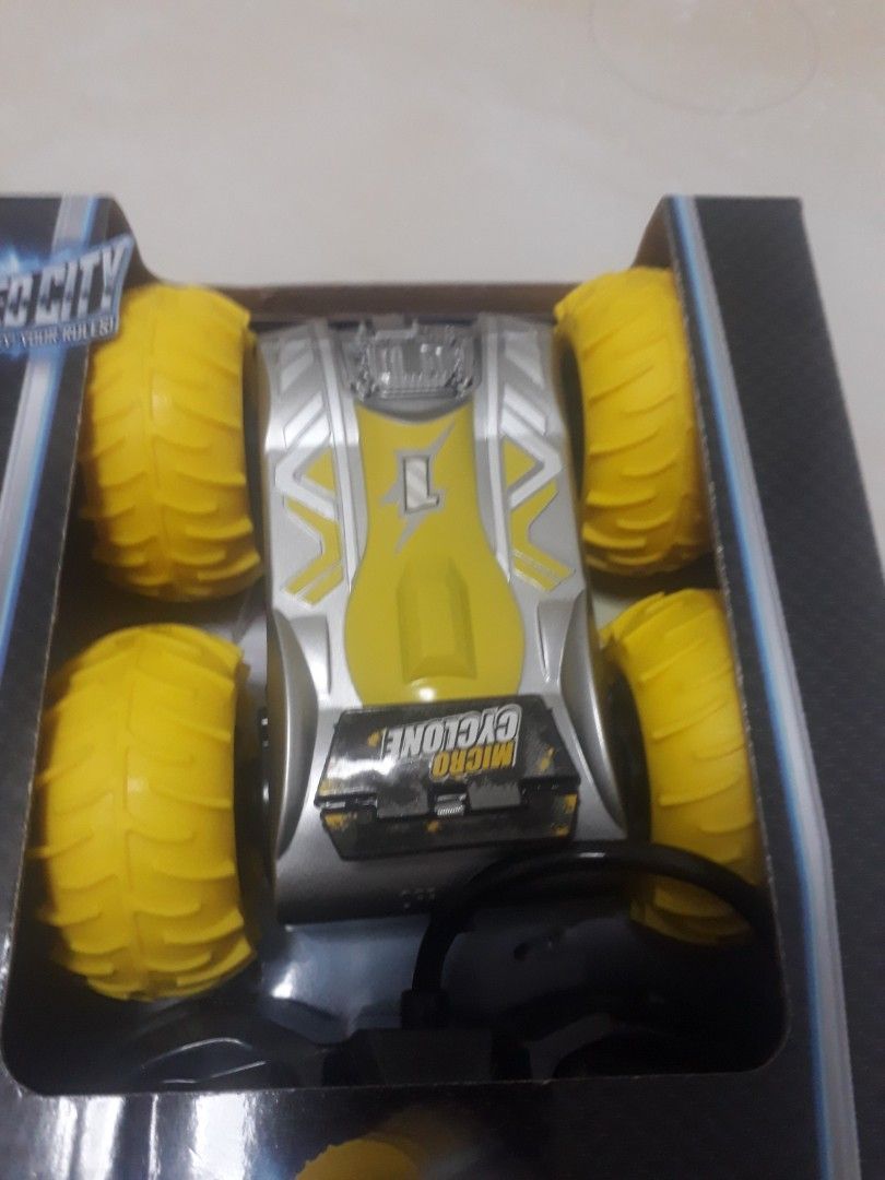 Radio-controlled mini stunt roadster, Hobbies & Toys, Toys & Games on ...