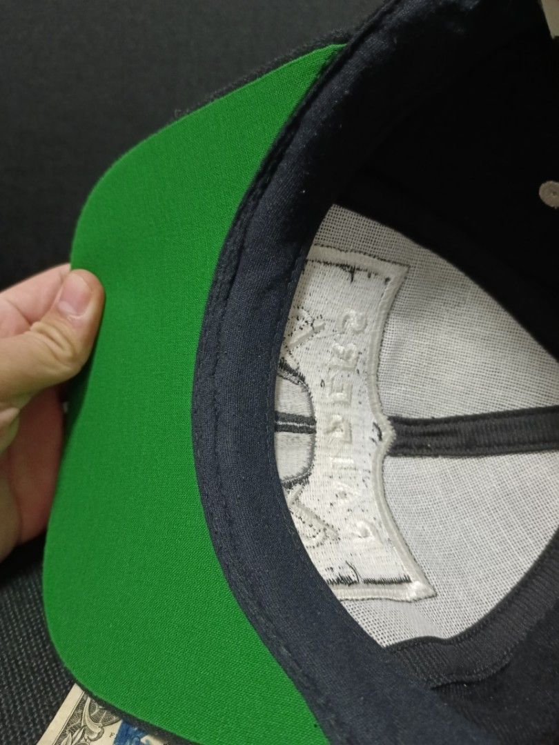 Vintage Raiders Monster Text / Semi Big Logo, Men's Fashion, Watches ...