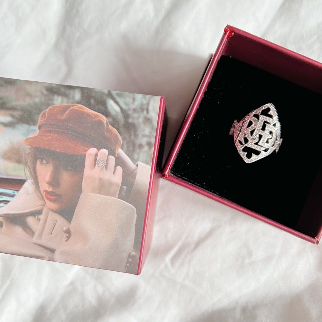 Red TV Album Ring - Taylor Swift Official Merch, Hobbies & Toys ...