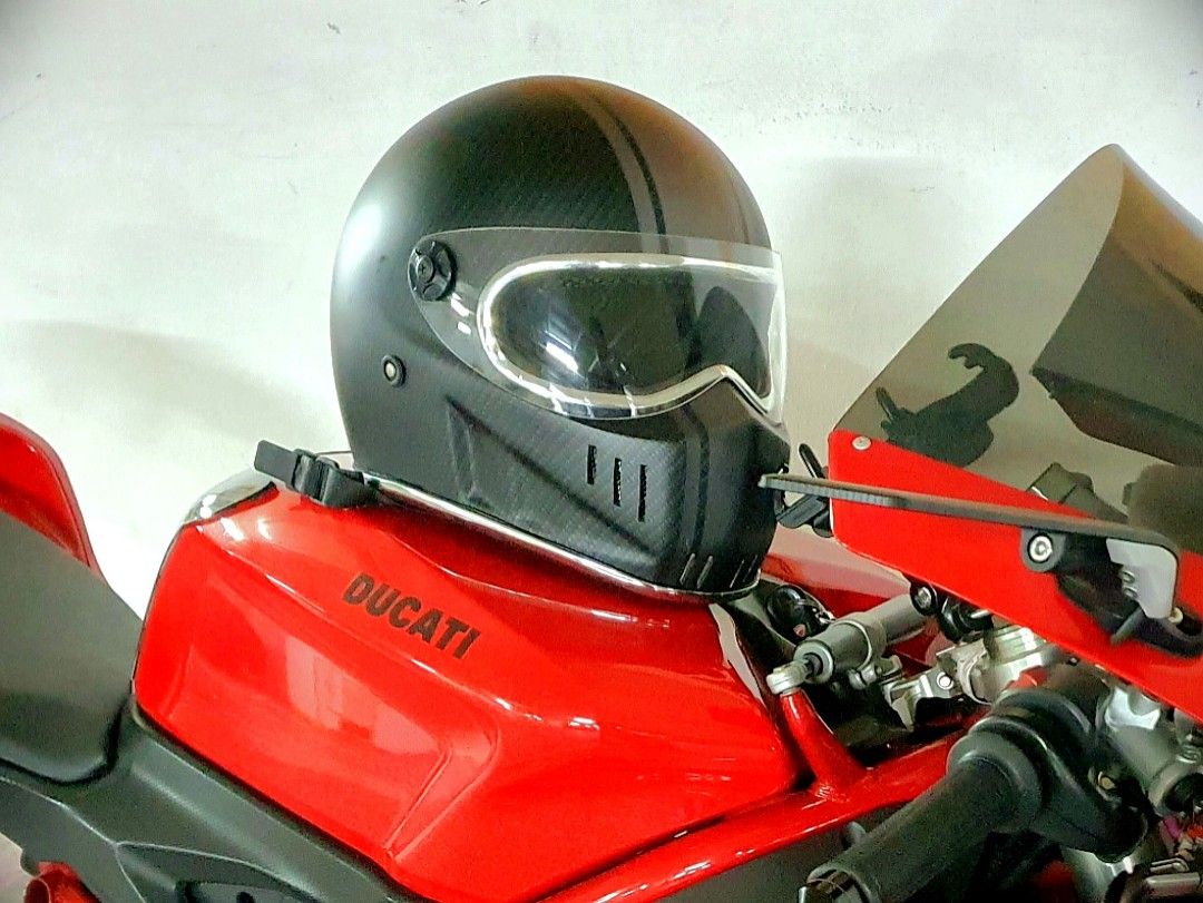 Retro full face helmet, Motorcycles, Motorcycle Apparel on Carousell