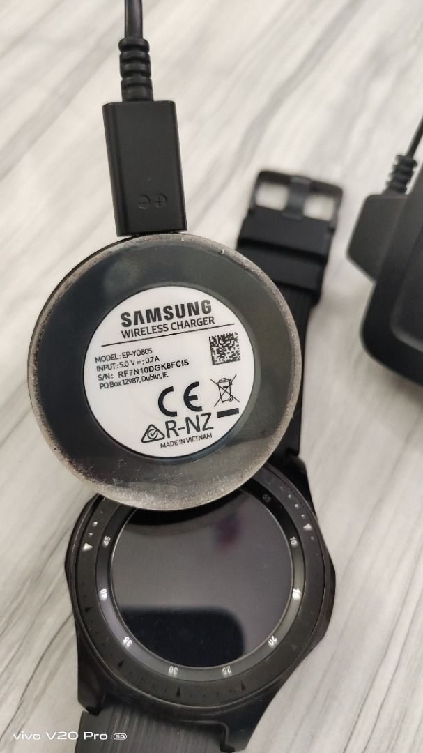 Samsung R800, Men's Fashion, Watches & Accessories, Watches on Carousell