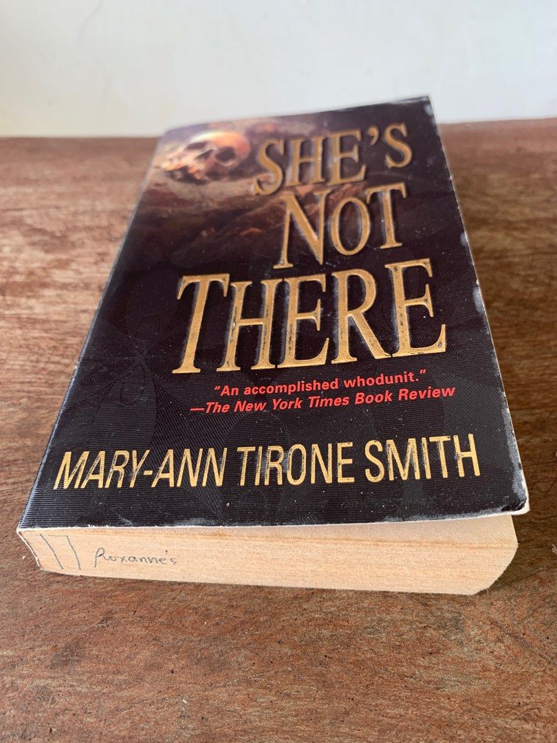 She's Not There by Mary-Ann Tirone Smith | Suspense | Fiction | Pre ...