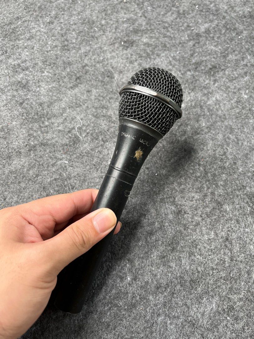 Shure Dynamic Microphone, Audio, Microphones on Carousell