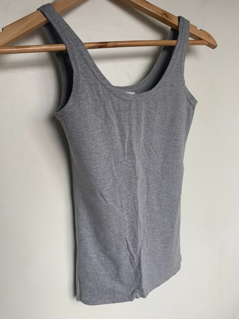 SLEEVELESS GRAY TOP, Women's Fashion, Tops, Sleeveless on Carousell