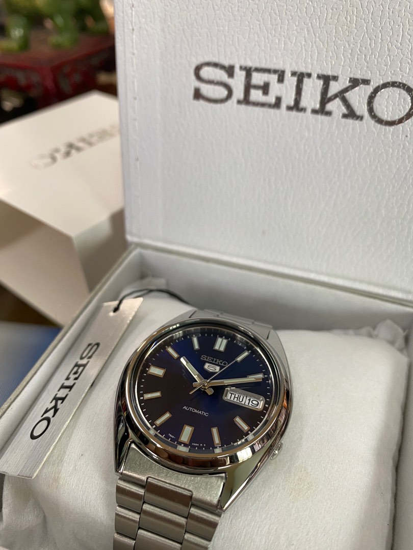 SNX77 Seiko 5, Men's Fashion, Watches & Accessories, Watches on Carousell
