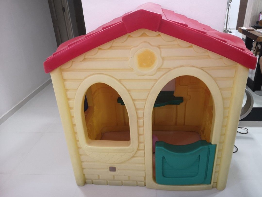 Step 2 Sunshine Playhouse, Hobbies & Toys, Toys & Games on Carousell