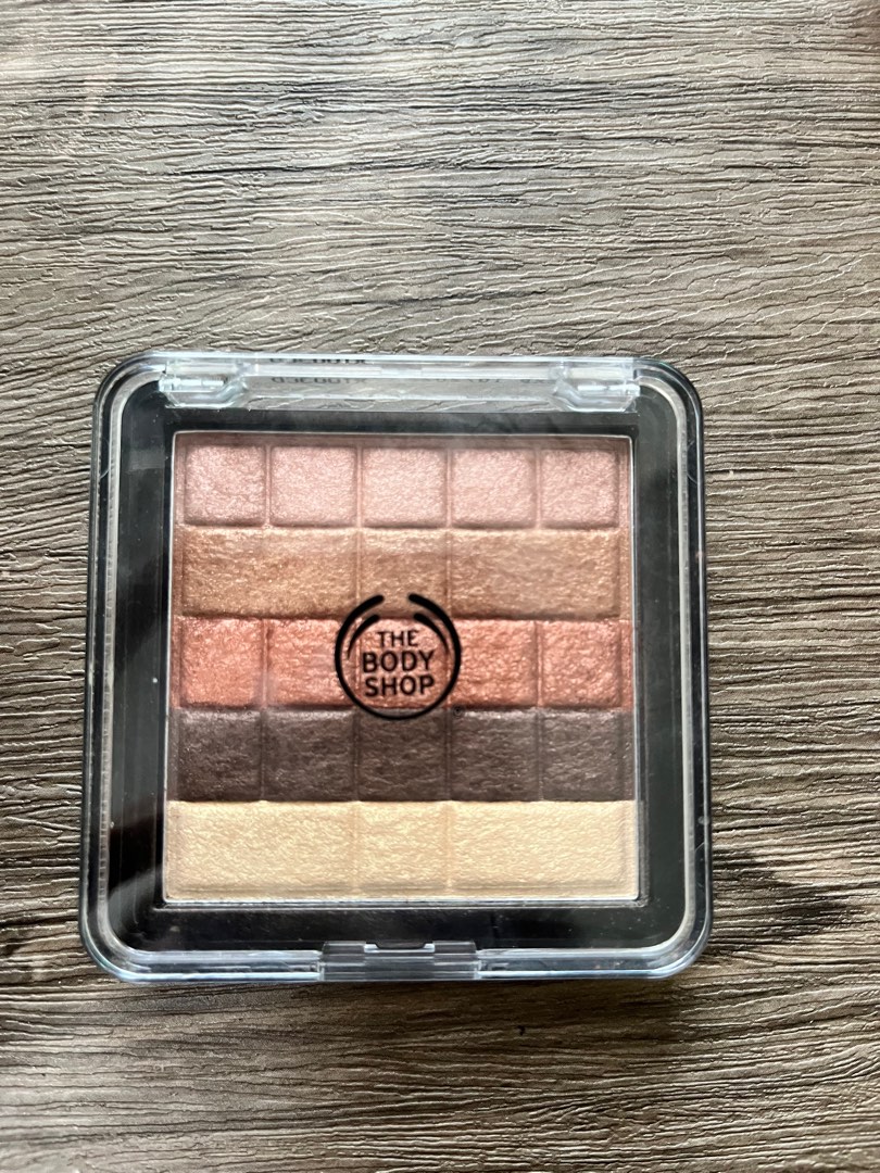 The Body Shop Bronzer, Beauty & Personal Care, Face, Makeup on Carousell