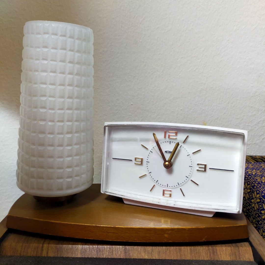 Vintage METAMEC Electric Table Clock with Night Light, Furniture & Home ...