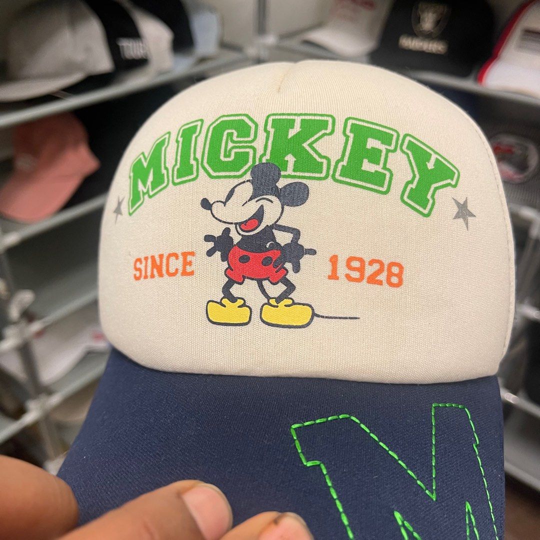 Vintage mickey mouse trucker hat, Men's Fashion, Watches & Accessories ...