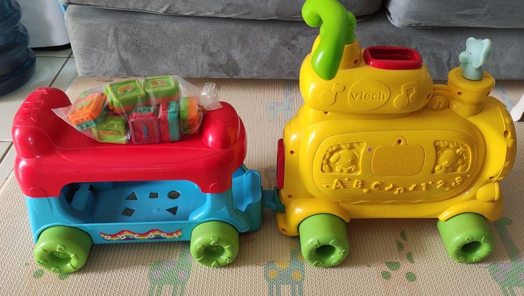 Vtech baby push and ride alphabet train, Bayi & Anak, Mainan & Baby ...