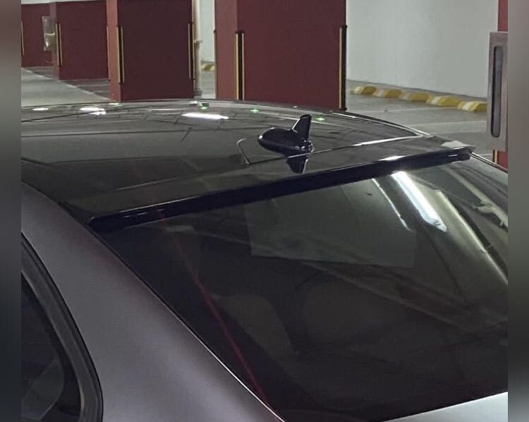 W204 roof spoiler, Car Accessories, Accessories on Carousell