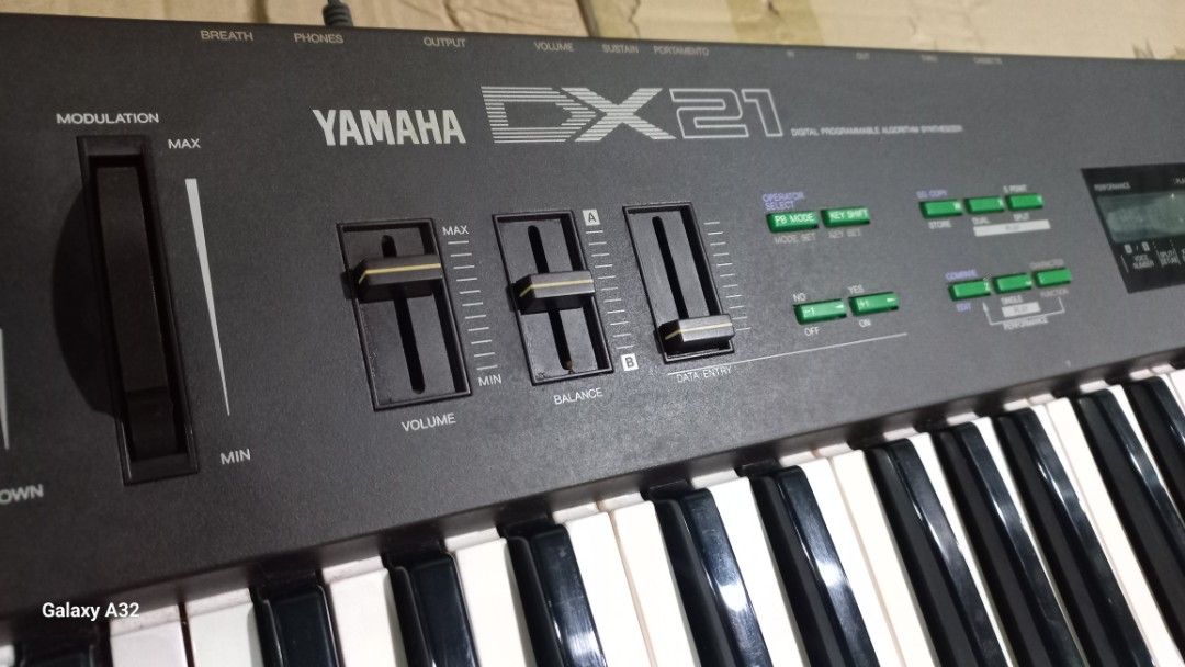 Yamaha DX-21 Keyboard Synthesizer, Hobbies & Toys, Music & Media, Musical Instruments on Carousell