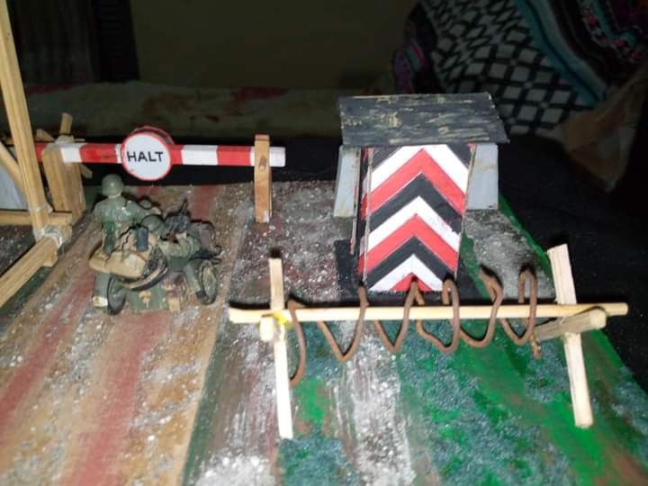 A German checkpoint diorama, Hobbies & Toys, Toys & Games on Carousell