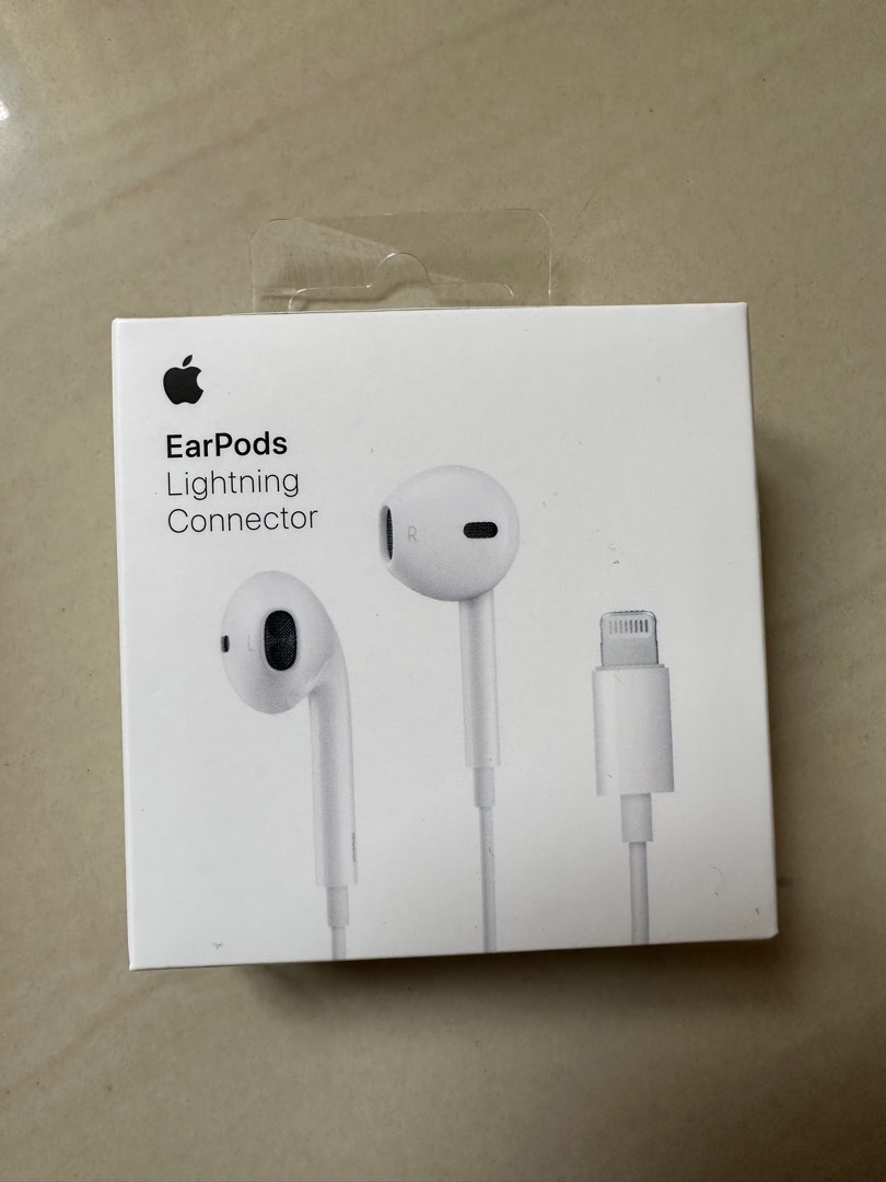 Apple EarPods lightning connector, Audio, Earphones on Carousell