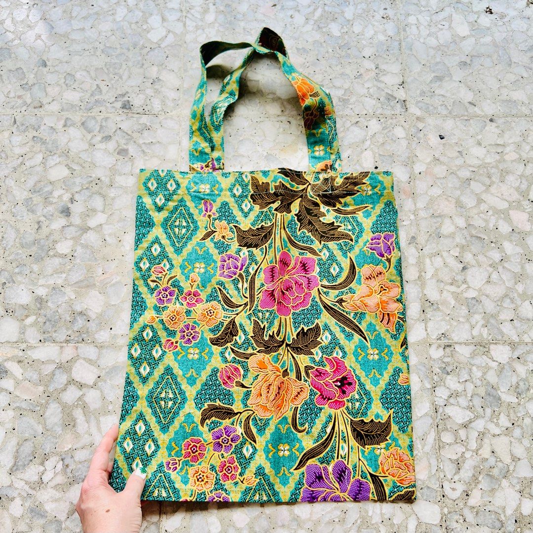 Batik Foldable Tote Bag Handmade in Singapore, Women's Fashion, Bags ...