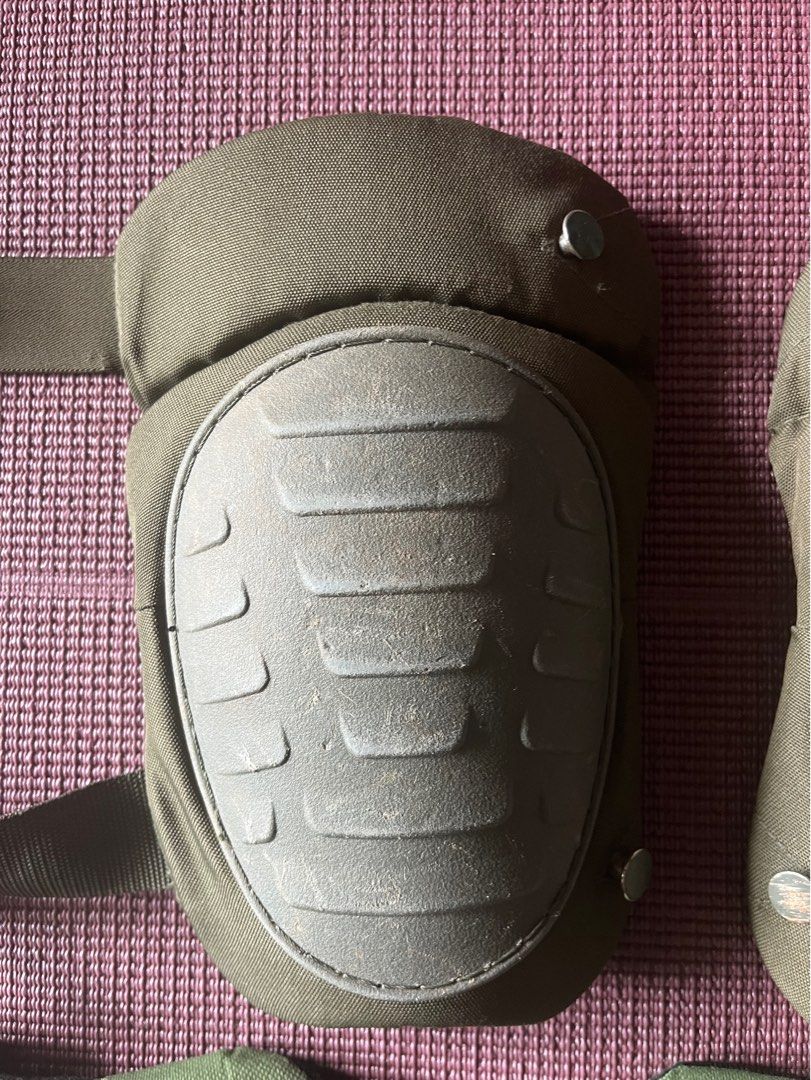 BLACK TACTICAL KNEE GUARDS, Sports Equipment, Other Sports Equipment ...