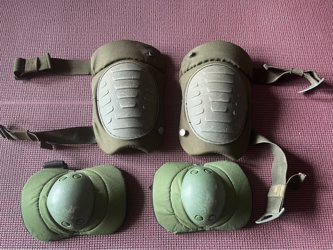 BLACK TACTICAL KNEE GUARDS, Sports Equipment, Other Sports Equipment ...