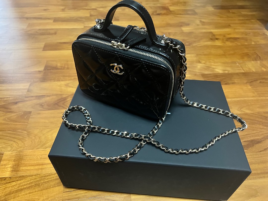 BNIB Chanel vanity with chain, Luxury, Bags & Wallets on Carousell
