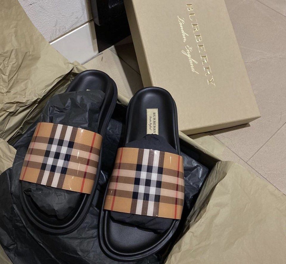 Burberry Slides, Women's Fashion, Footwear, Flats & Sandals on Carousell