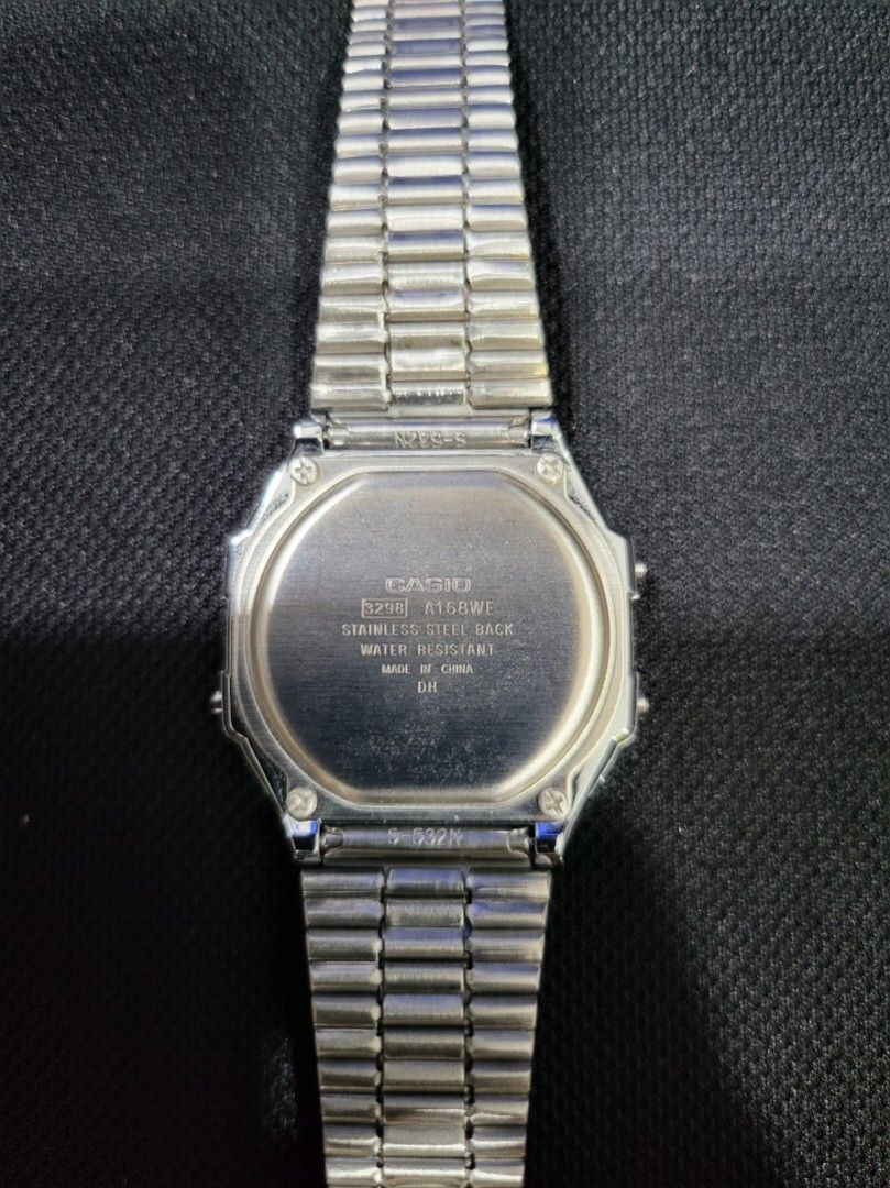 Casio digital watch - vintage / retro look (model: A168). Worn once ...