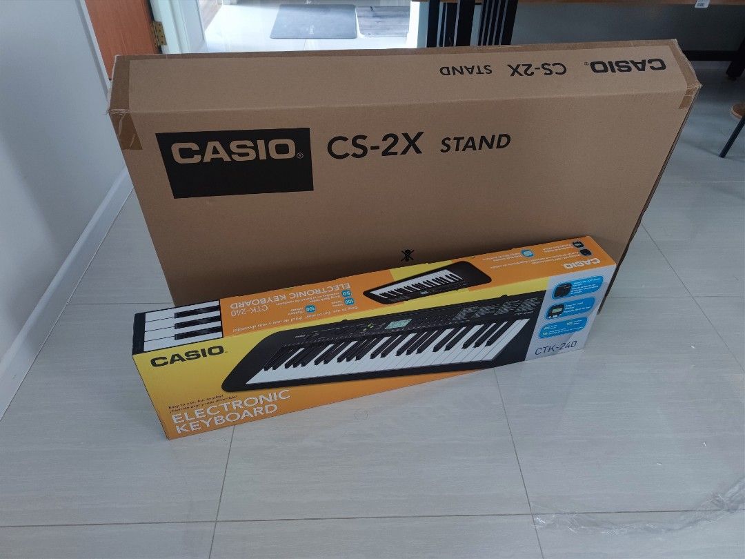 Casio electric keyboard CTK-240, Hobbies & Toys, Music & Media, Musical ...