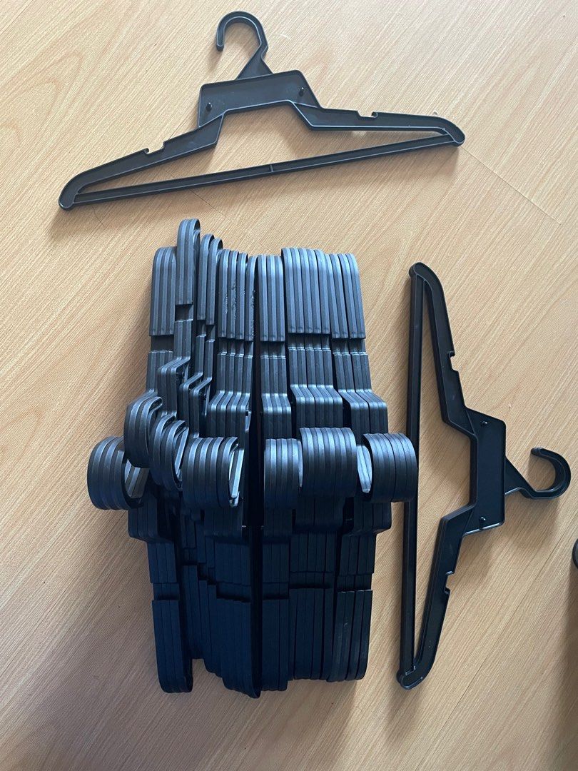 Cloth hangers 30 pieces, Furniture & Home Living, Home Improvement ...