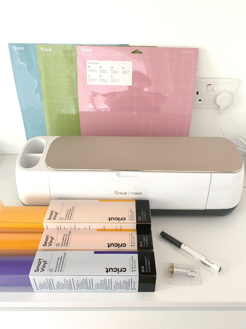 Cricut Maker + Materials, Hobbies & Toys, Stationery & Craft, Craft ...