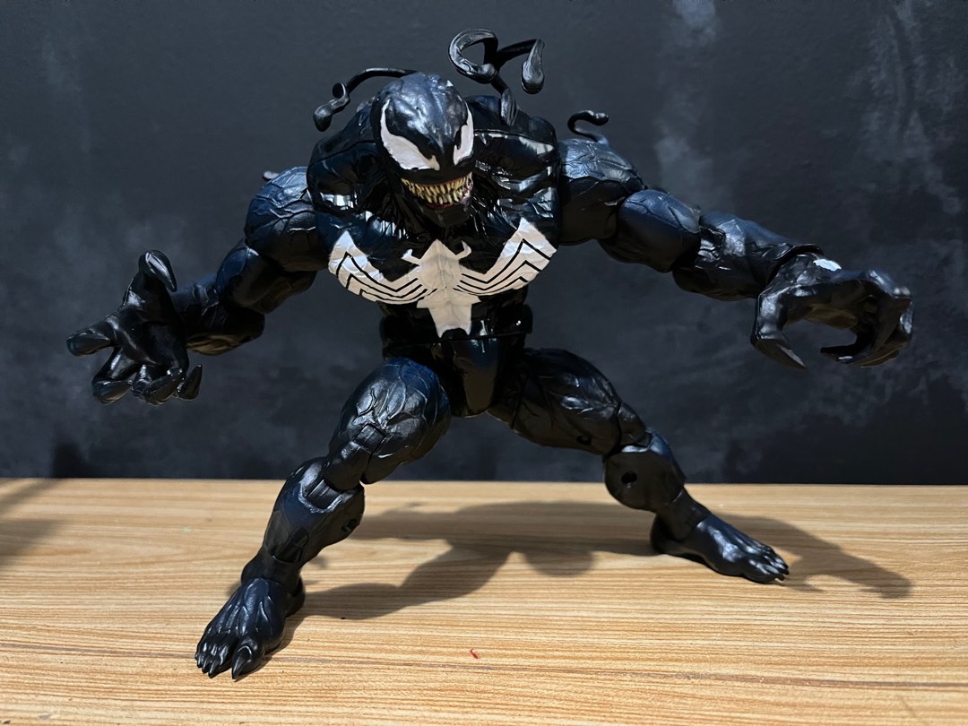 Deluxe Venom with custom Head sculpt, Hobbies & Toys, Toys & Games on ...