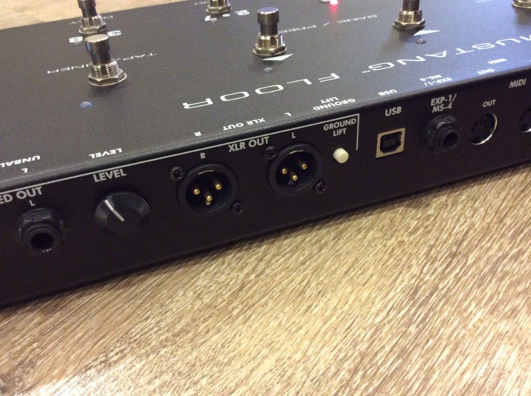 Fender Multi Effect, Hobbies & Toys, Music & Media, Musical Instruments ...