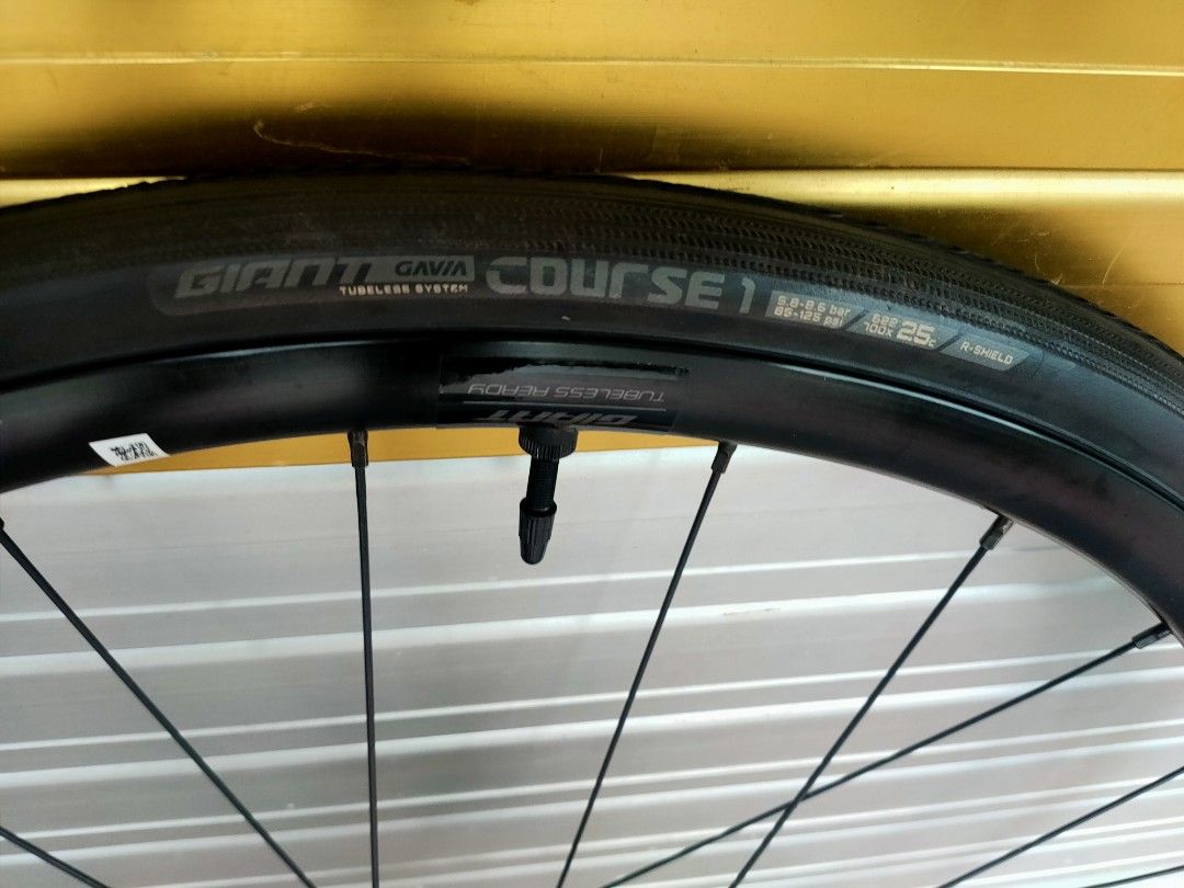 Giant pr2 road bike wheelset 700c tubless disc, Sports Equipment, Bicycles & Parts, Parts ...