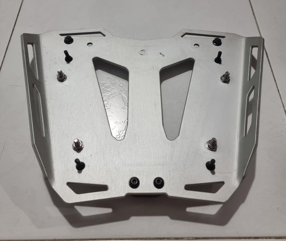 Givi M8 Monokey Plate Silver, Motorcycles, Motorcycle Accessories on ...