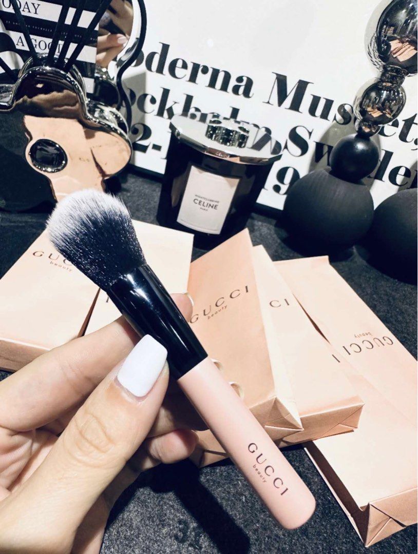 GUCCI BEAUTY BLUSHER BRUSH, Beauty & Personal Care, Face, Makeup ...