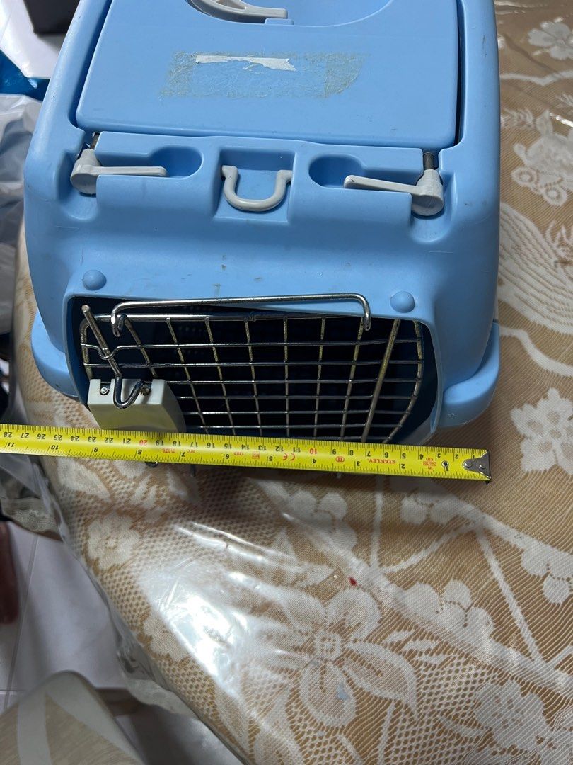 Hand Carry Cage, Pet Supplies, Homes & Other Pet Accessories on Carousell