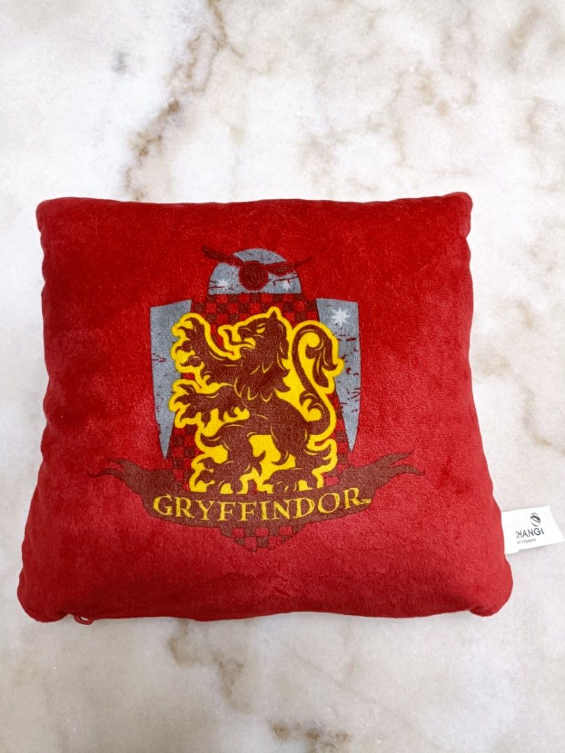 Harry Potter Gryffindor Neck pillow/mini square pillow, Hobbies & Toys ...