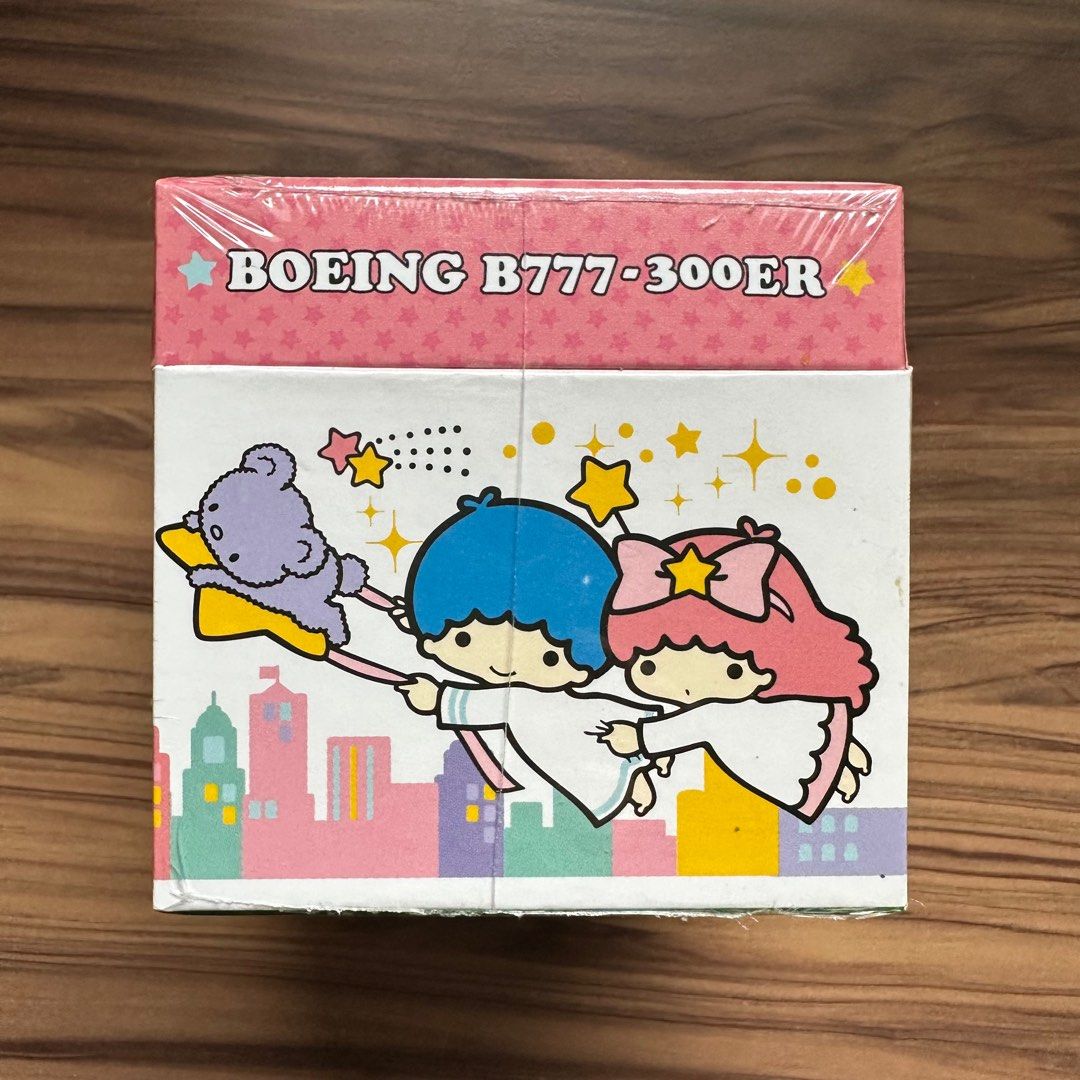 Hello Kitty & Sanrio Characters x Eva Air Spherical Puzzle, Hobbies ...