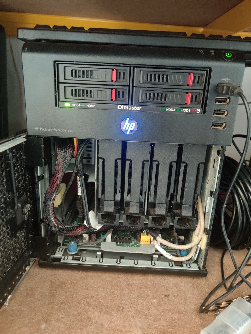 HP proliant microserver N36L NAS, Computers & Tech, Desktops on Carousell