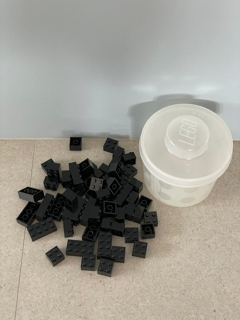 Lego bricks mix 2x2, 2x4, black, Hobbies & Toys, Toys & Games on Carousell