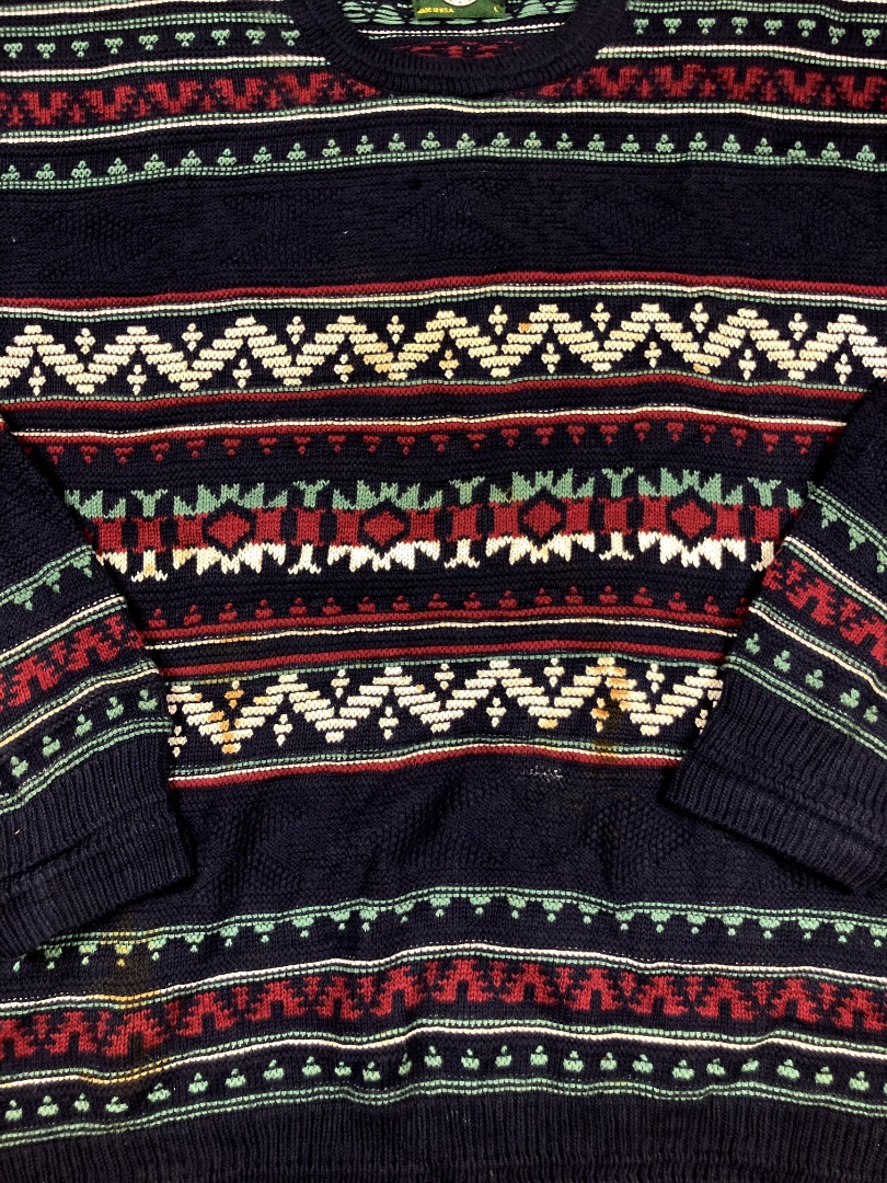 Lively vintage sweaters now live!, Announcements on Carousell