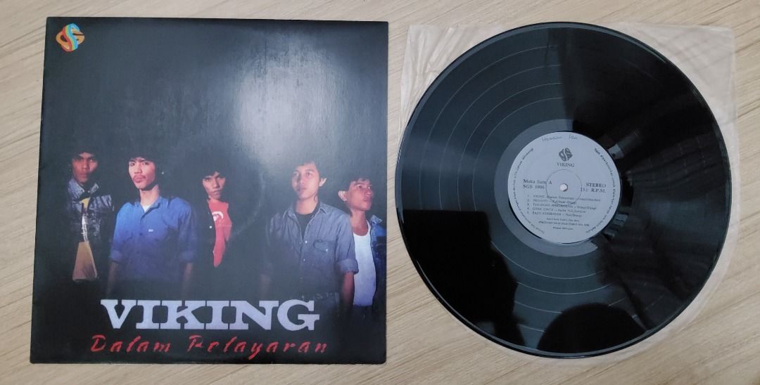 Lp Piring Hitam Melayu Viking Dalam Pelayaran 1989, Hobbies & Toys ...