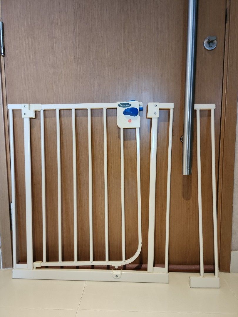 Lucky Baby Swing Back Gate + Extender (for 86-91cm total), Babies ...