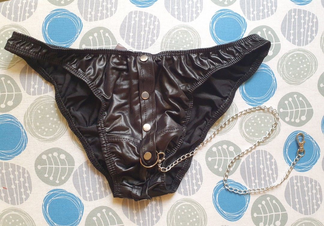 Men's Faux Leather Brief with Leash Guys Kinky Chain Underwear (Waist ...