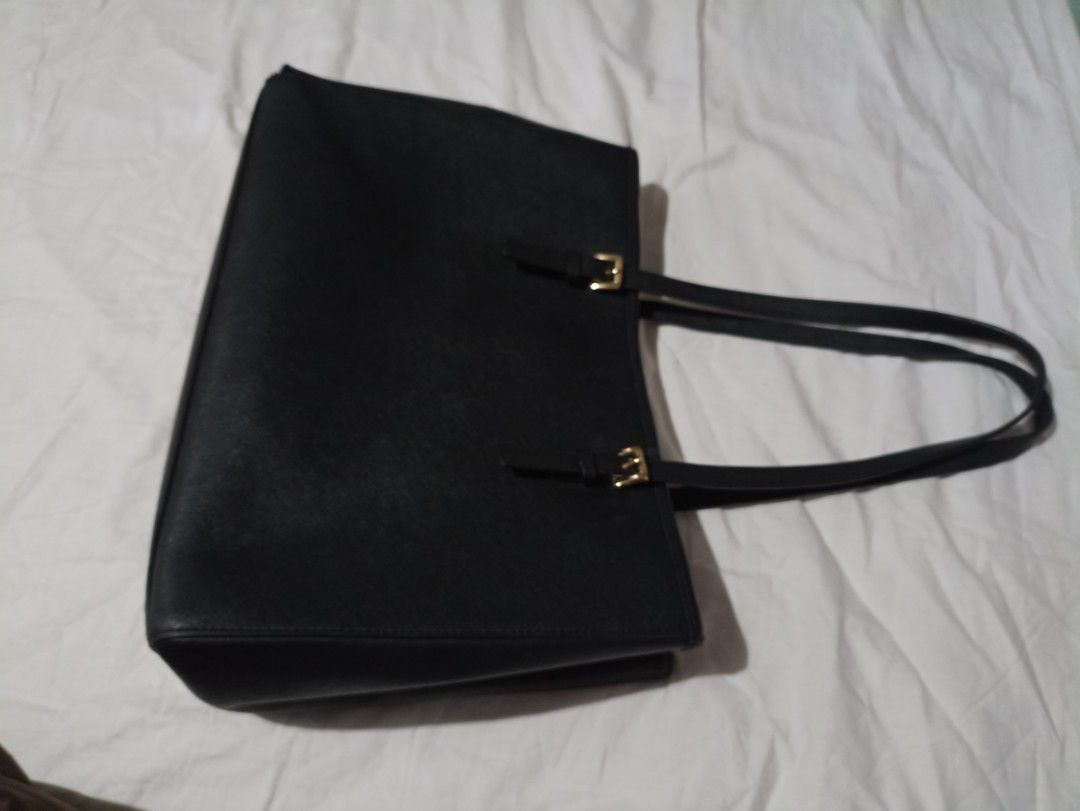 MICHAEL CORRS BAG, Luxury, Bags & Wallets on Carousell