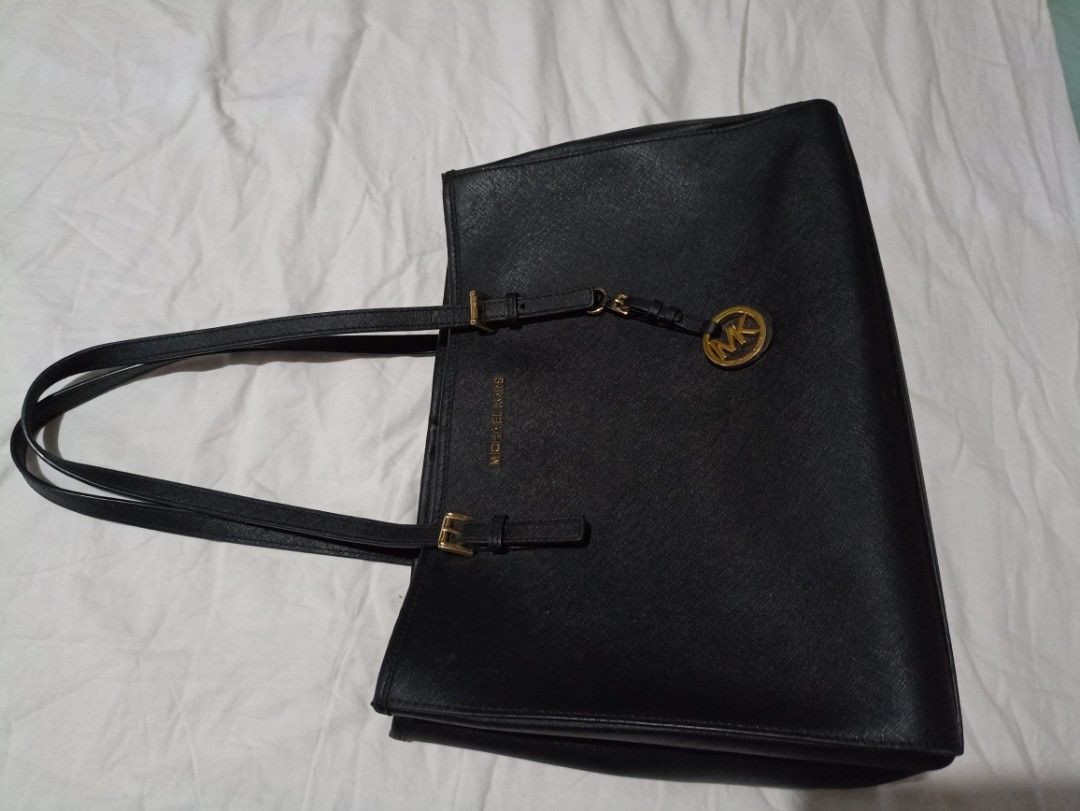 MICHAEL CORRS BAG, Luxury, Bags & Wallets on Carousell