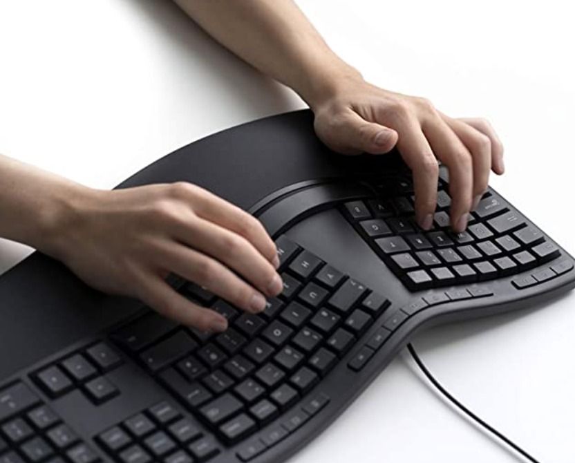 Microsoft Ergonomic Keyboard with Cushioned Wrist and Palm Support ...