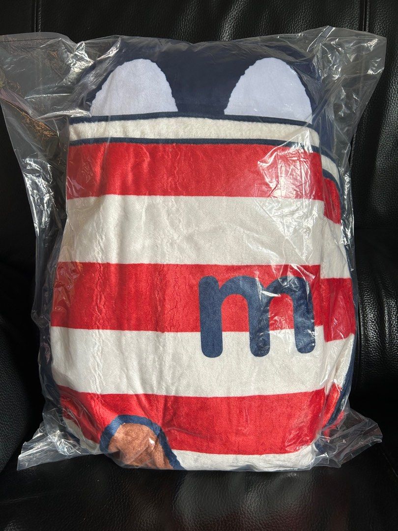Miffy x bossini blanket cushion, 傢俬＆家居, 床具浴巾 - Carousell