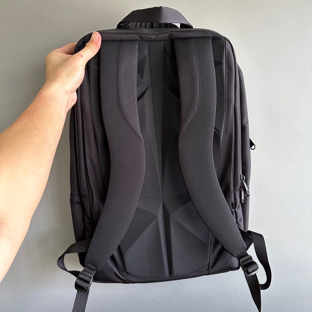 North Face Shuttle Daypack, Men's Fashion, Bags, Backpacks on Carousell